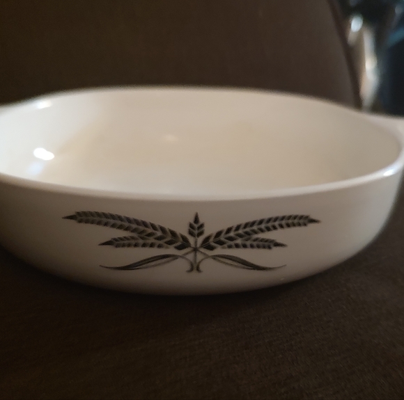 Anchor Hocking | Kitchen | Vintage Anchor Hocking Casserole Dish Black ...